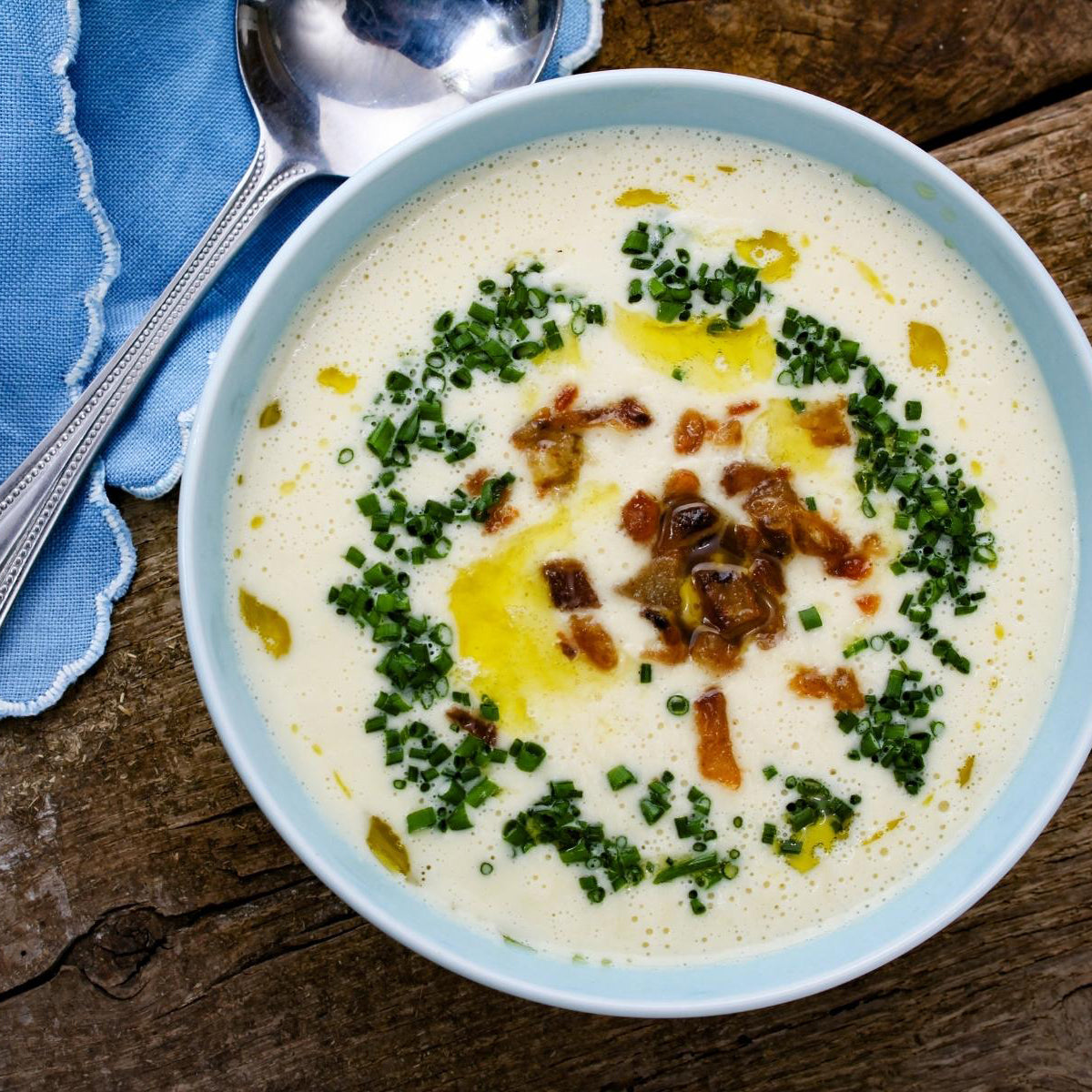 Knolselderijsoep met Bospaddenstoelen - Heerlijke & Gezonde Herfstsoep – Mijn Momentum - Mein ...